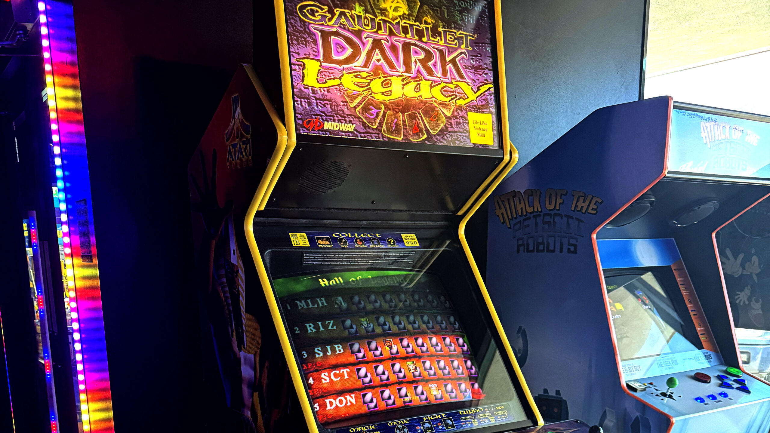 Enter the Dungeon: Play Gauntlet Dark Legacy at Time Rift Arcade - Time Rift Arcade